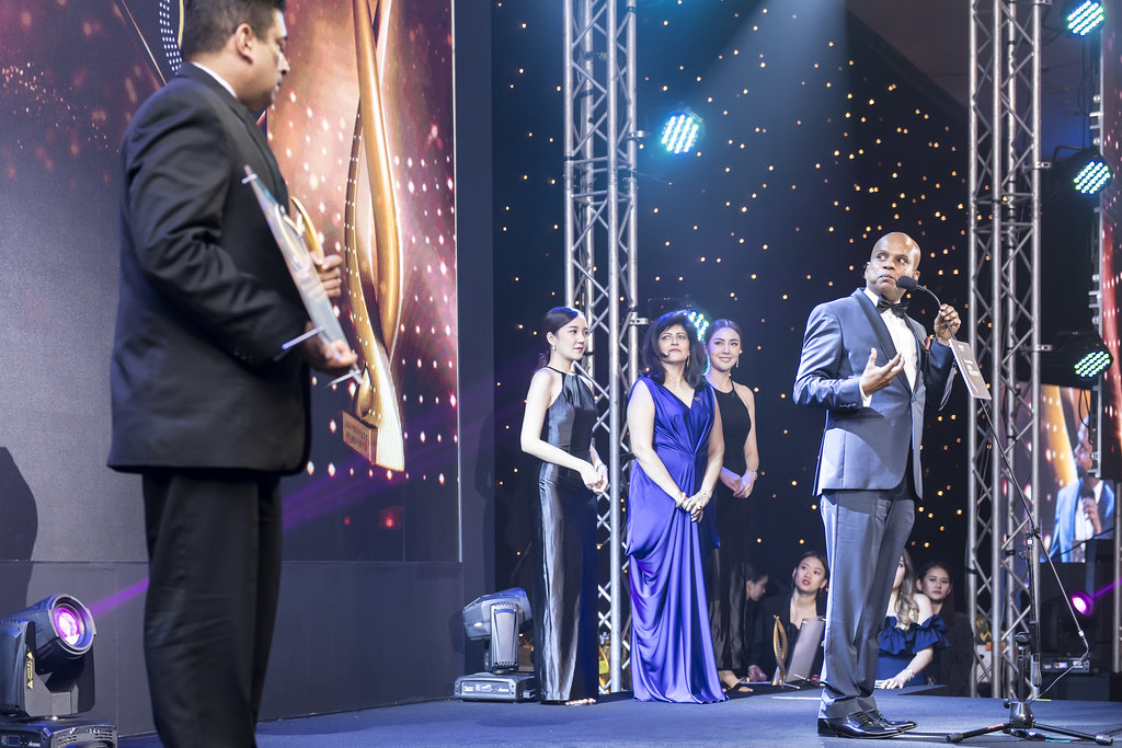 ‘The Grand’ Ward Place lights up the Colombo 07 skyline with vibrant ...